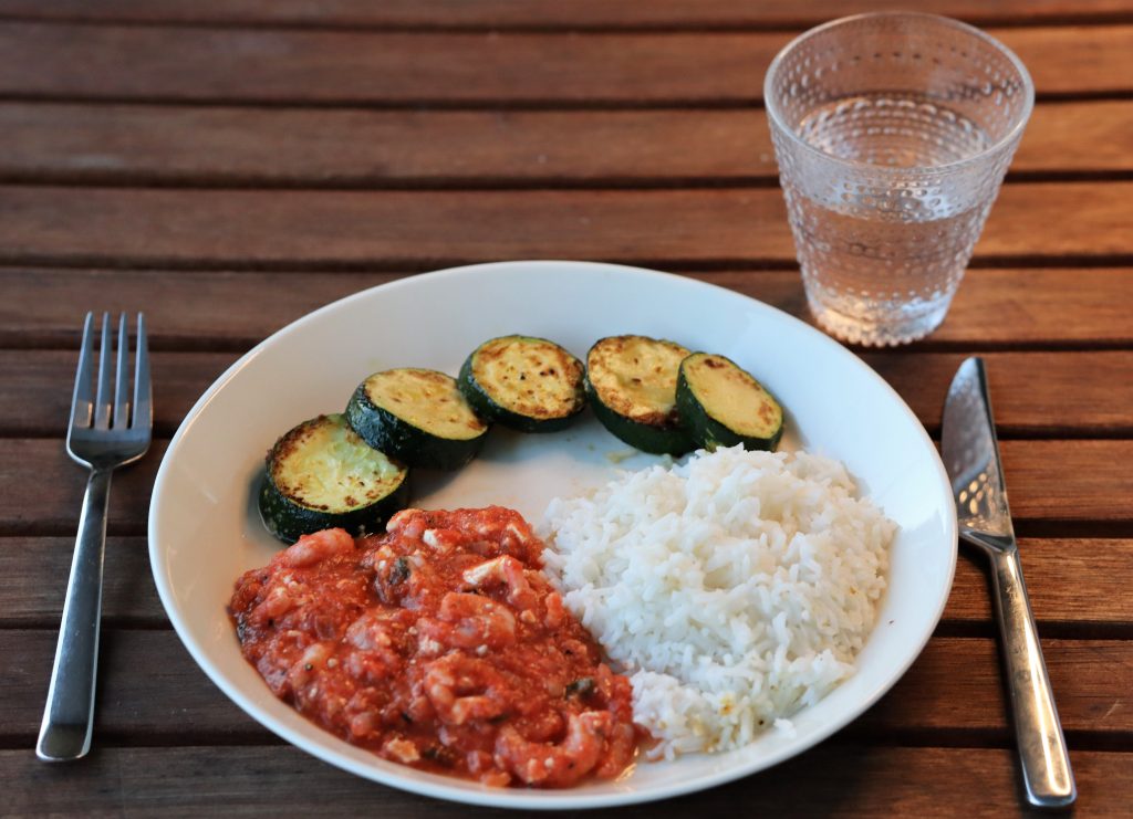 Garides Saganaki: katkaravut kreikkalaisittain tomaatti ...